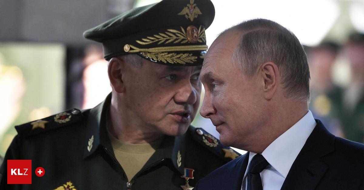 Verteidigungsminister entlassen : Putin rüstet sich für den langen Krieg